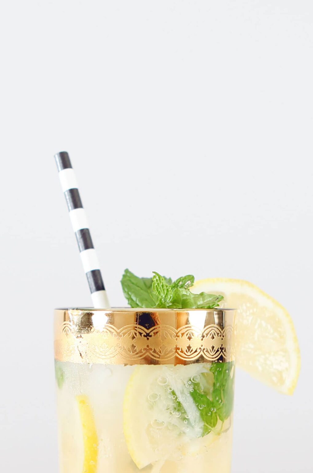 Champagne Smash Cocktail Recipe | House Of Hipsters